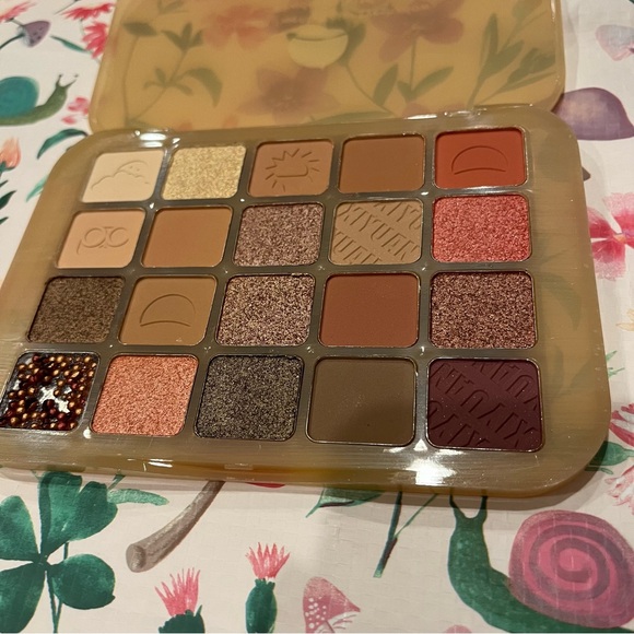 Makeup | Neutral Nude Chestnut Eyeshadow Palette With Warm Tones | Poshmark